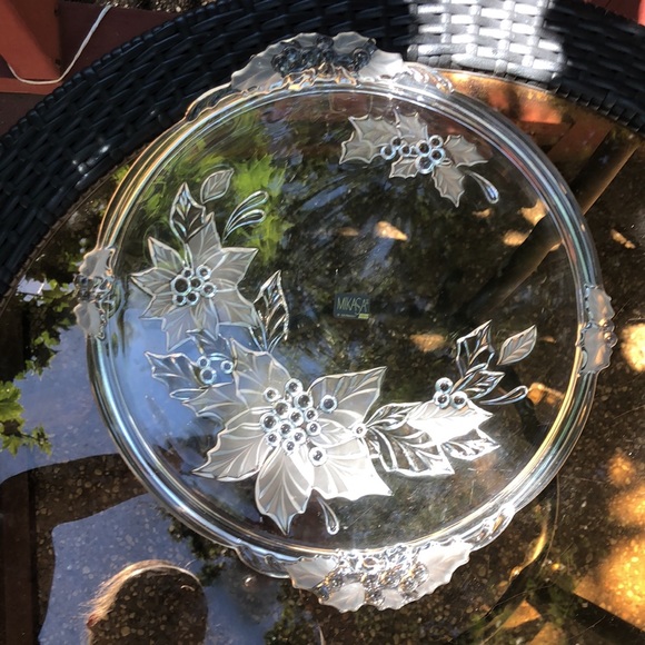 Mikasa | Holiday | Going To Goodwill Mikasa Crystal Poinsettia Cake ...